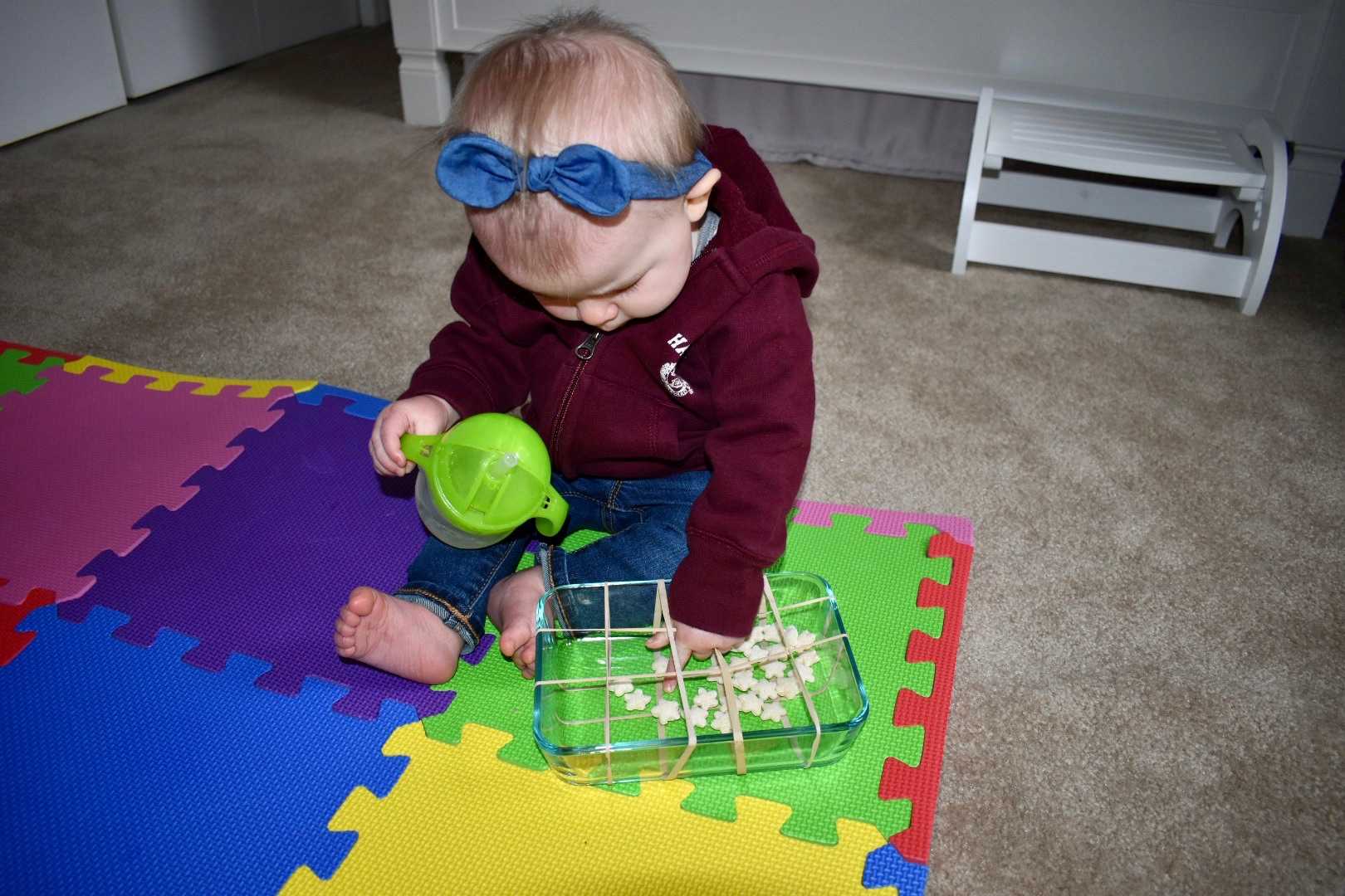 Rubber Band Puzzle Tray - Mama Bear University
